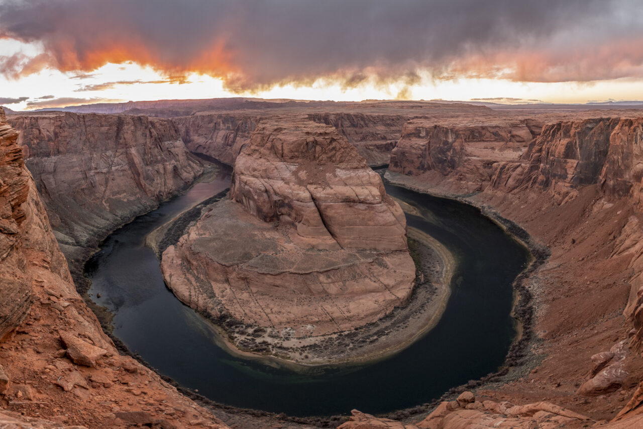 Jonas Kakó: El río moribundo – Caption Magazine